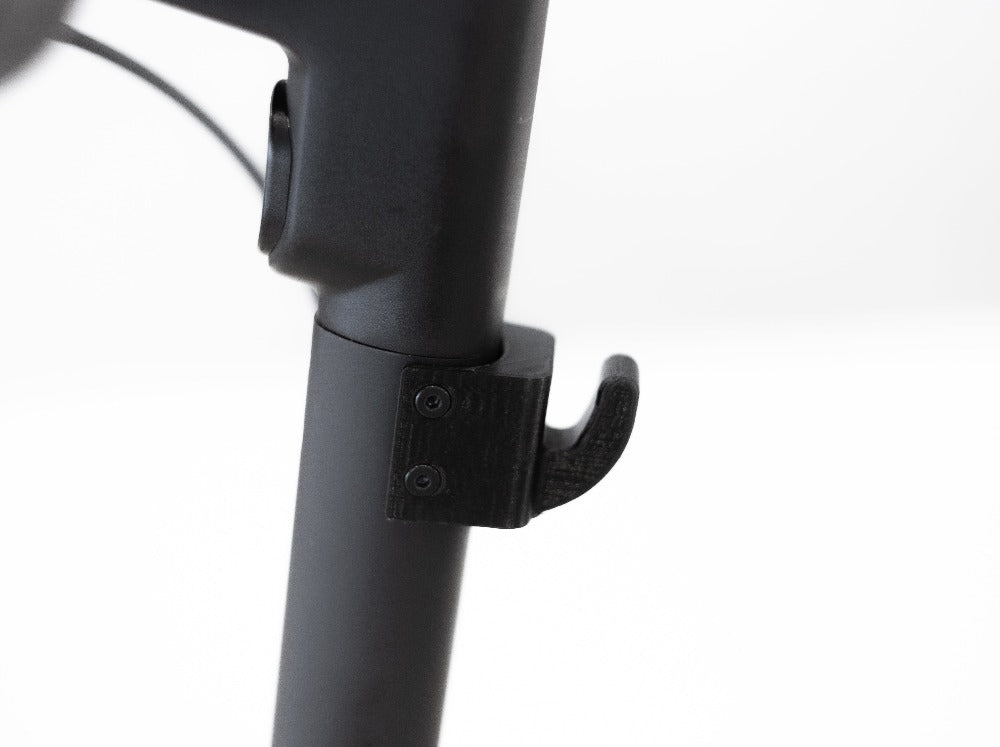 M4M Smart AirTag Hook Ninebot Segway Max G30/G30L. Works perfectly wit